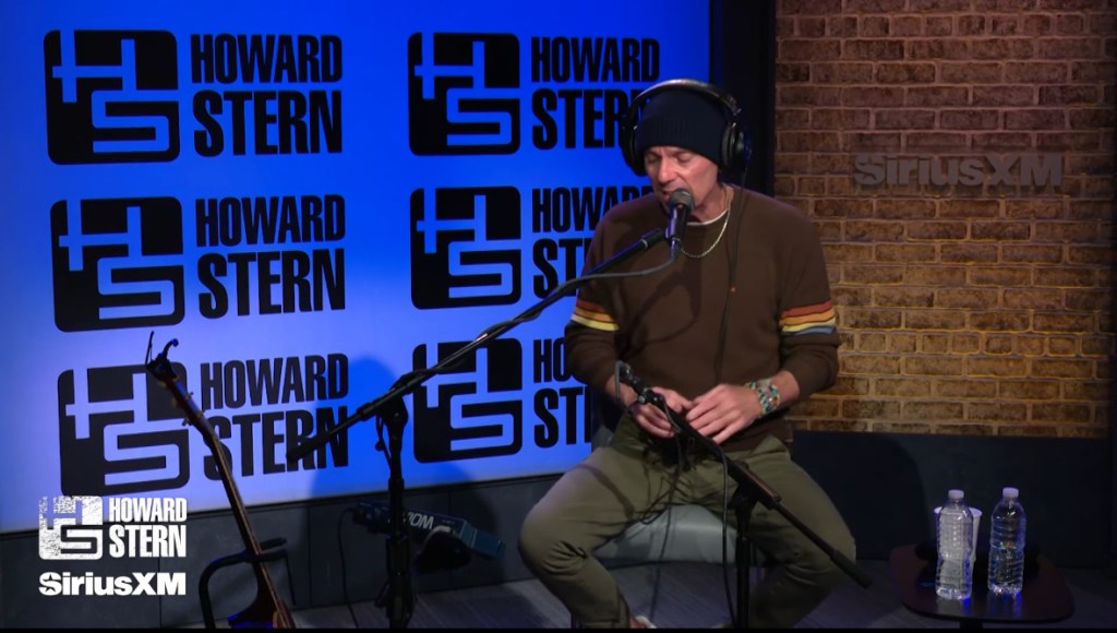 Kenny Chesney Wrote His First Song for a Hot Girl in College and She ...